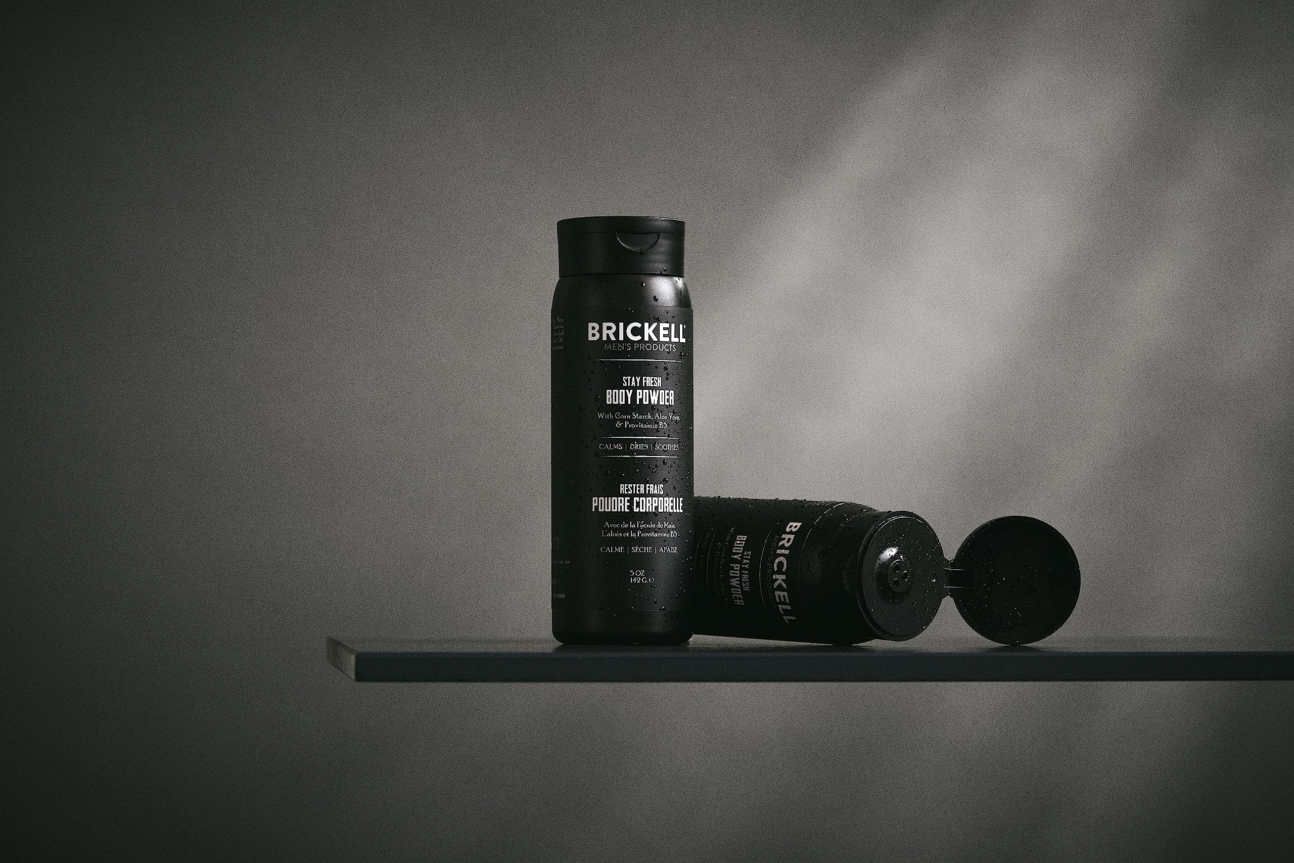 Brickell Men's Products Stay Fresh Body Powder for Men, Natural and Organic Talc-Free, Absorbs Sweat, Keeps Skin Dry, Unscented, 5 oz