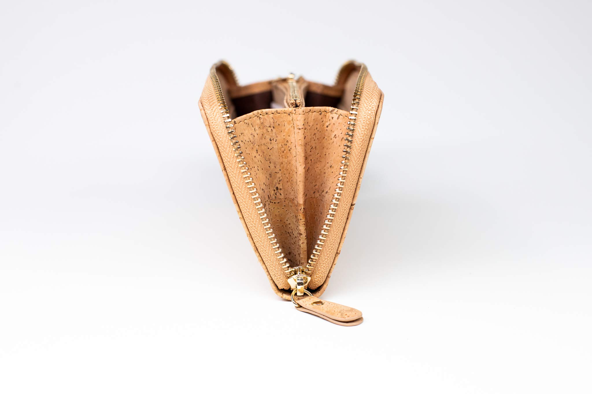 Modern Hobo Women's Cork Wallet/Cork Clutch/With RFID Protection/Vegan Wallet/Sustainably-Crafted Cork Wallet, Medium