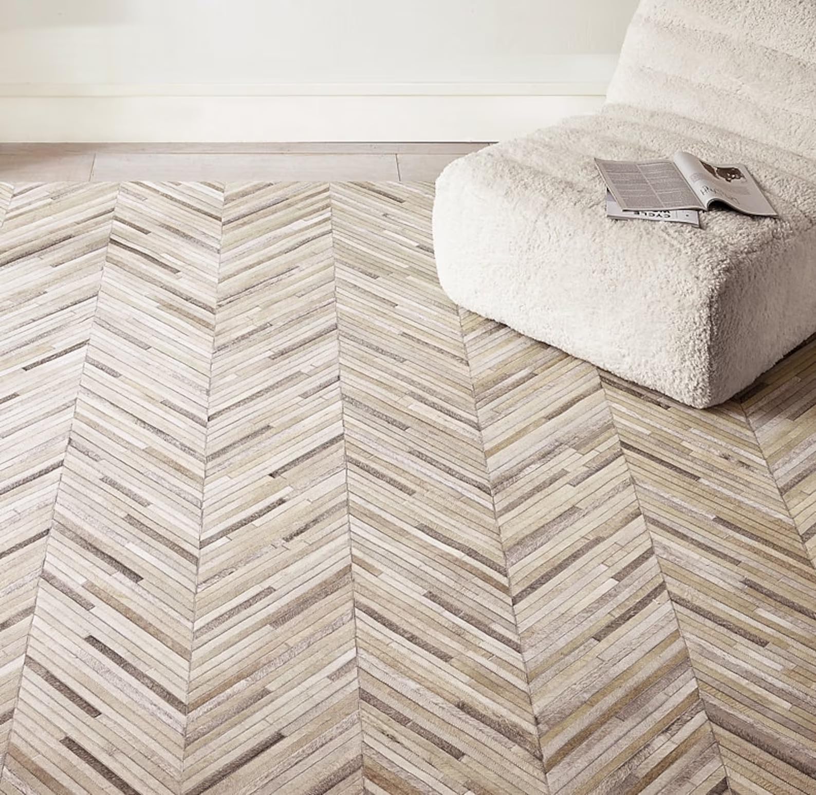 ECLATIQUE RUG Premium Rectangular Rug Cowhide Leather Stylish Non Slip Chevron Patchwork Area Rug for Bedroom and Home Décor Accent Floor Carpet (Beige-10 x 14 ft)