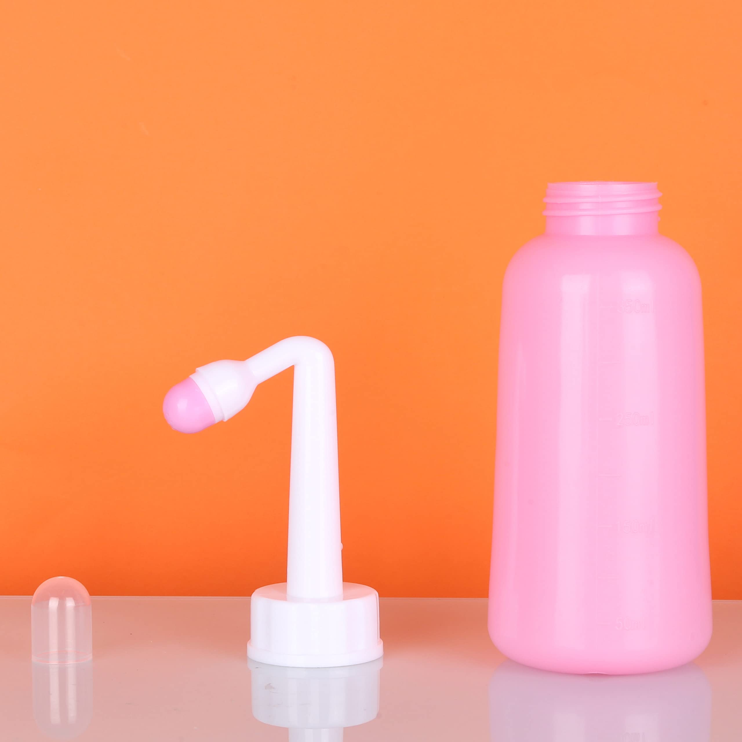Croing ๐ฉ๐ง๐๐ซ๐๐ก ๐๐๐๐๐ฉ Portable Bidet with Cap for Travel - The Easy Bidet for Postpartum Care (Pink 350ML)