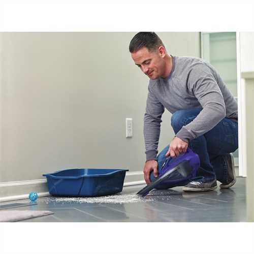 BLACK+DECKER HLVA325JPS07 10.8V Lithium Pet Hand Vac Plus Scent, 10.8V Lithium Pet Hand Vac Purple
