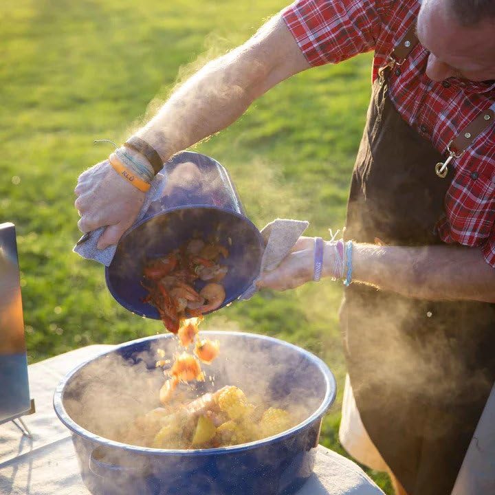 GSI Outdoors Enameled Stock Pot I Gourmet Camping, 5.75 Enamelware Quart Pot