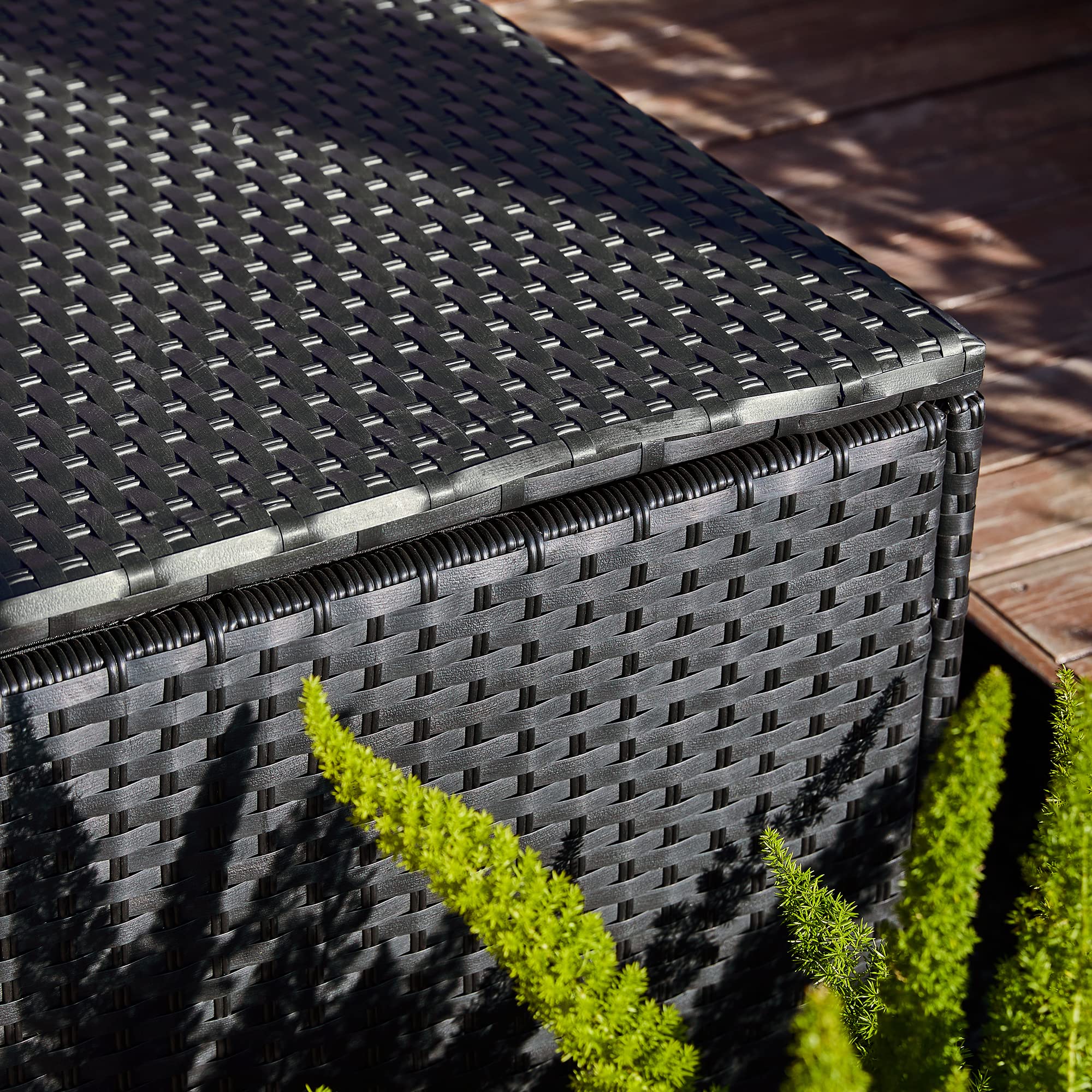 Glitzhome Patio Outdoor Deck Box, 140 Gallons Oversized All-Weather Cushion Wicker Storage Trunk Waterproof, Outside Storage Bin for Patio Furniture Covers, Cushion Pillows, Towels, Garden Tools,