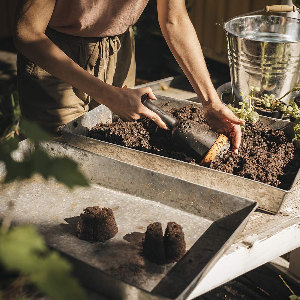Fiskars Soil Block Maker for Garden Seeds - Natural Air Pruning - Soil Blocking Gardening Tool for Germinating Seeds - Black