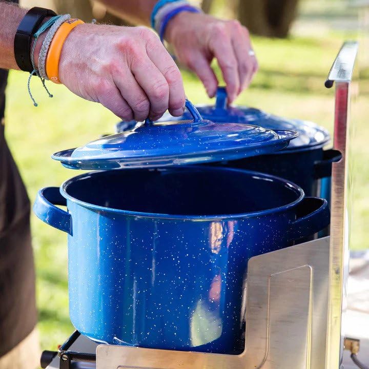 GSI Outdoors Enameled Stock Pot I Gourmet Camping, 5.75 Enamelware Quart Pot