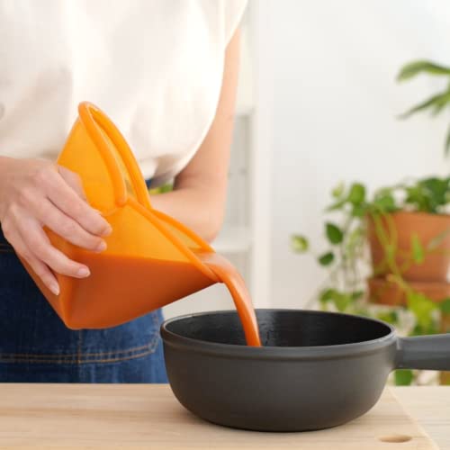 Hugger Bags Silicone Reusable Lunch & Snack Bag by Food Huggers | Durable Storage, BPA Free, Dishwasher & Freezer Safe, Stand-Up Resealable Produce Pouch | Small 13 fl oz, Champagne