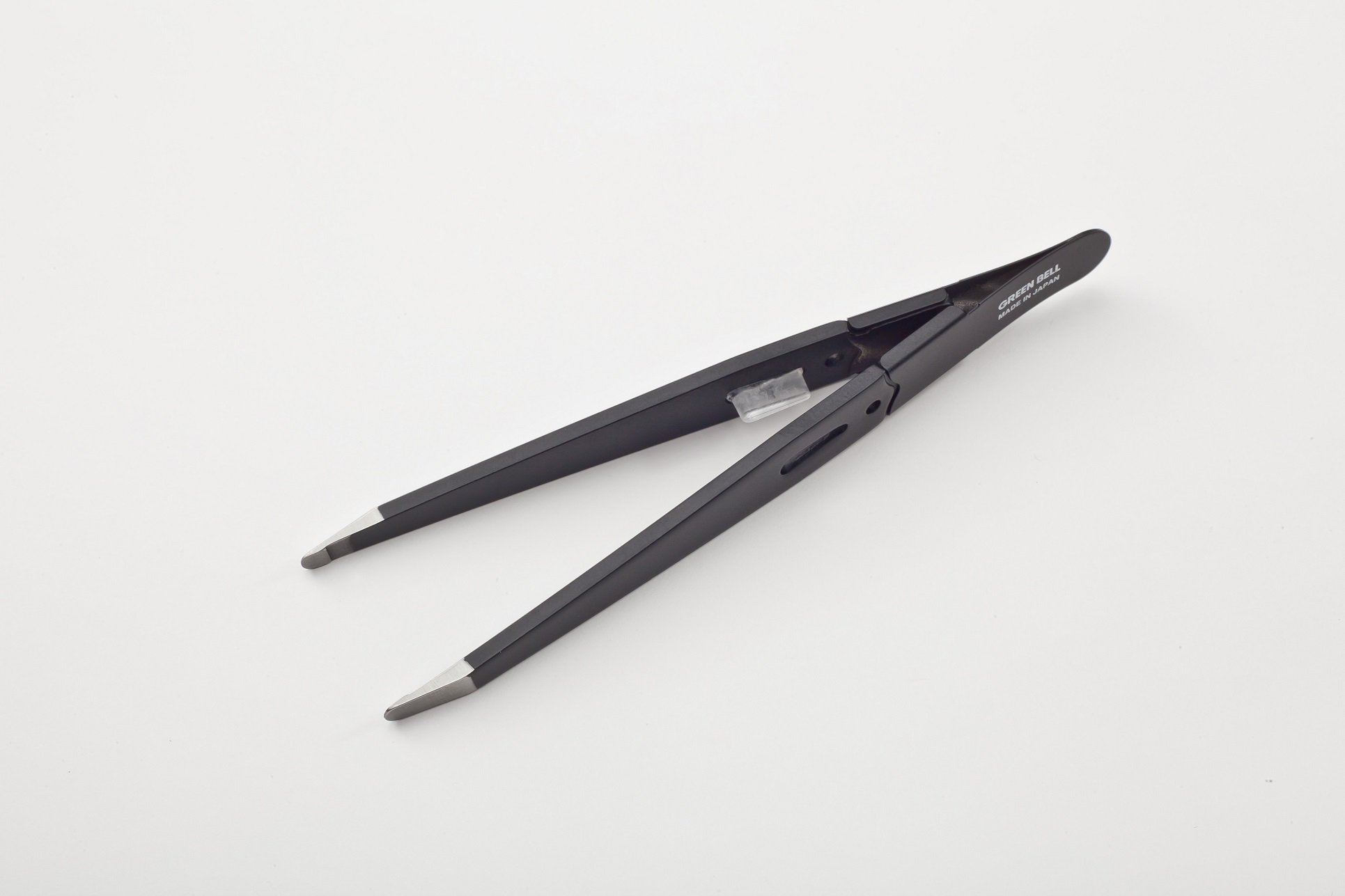 Tweezers Over to Round Type of Surprise