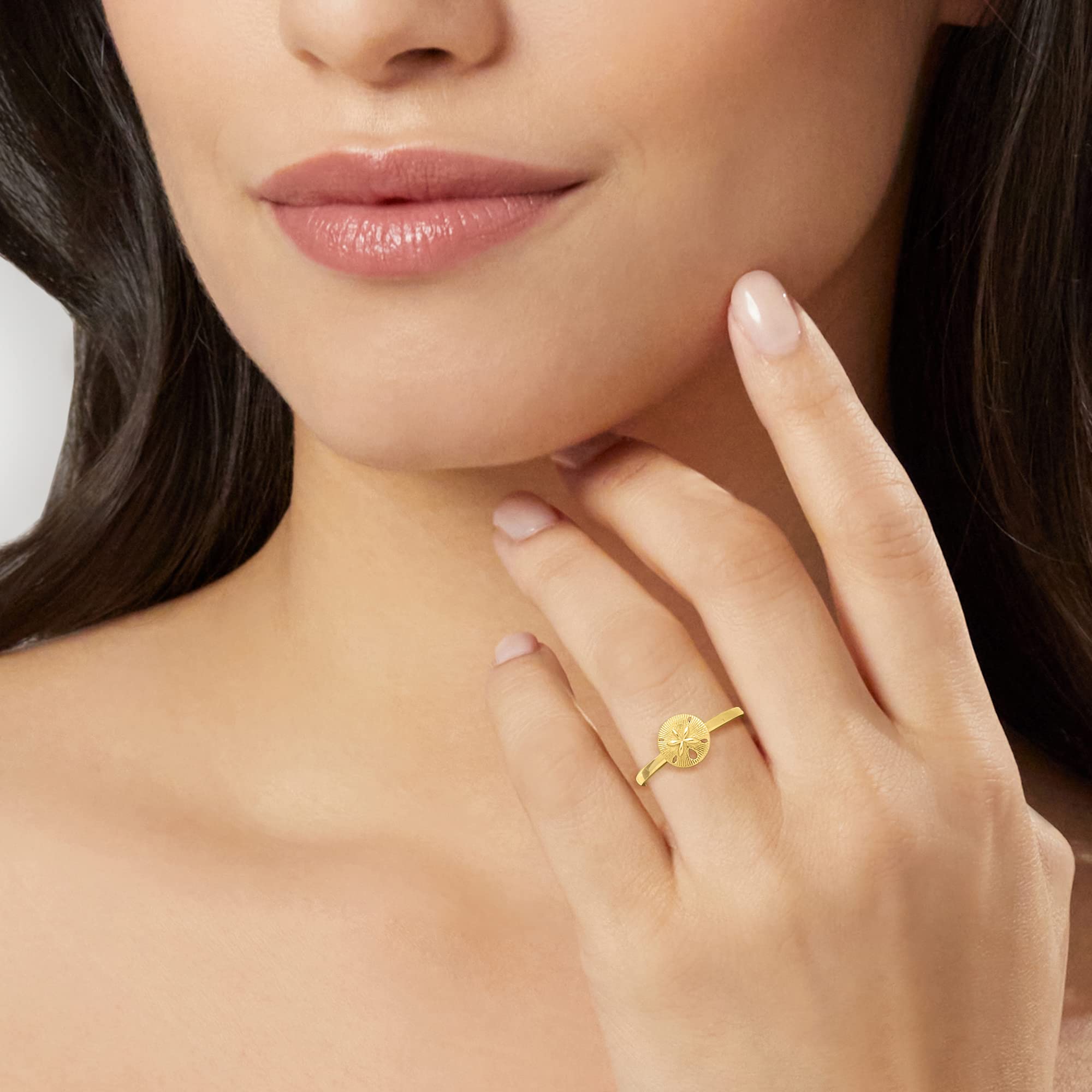 Canaria 10kt Yellow Gold Sand Dollar Ring. Size 7