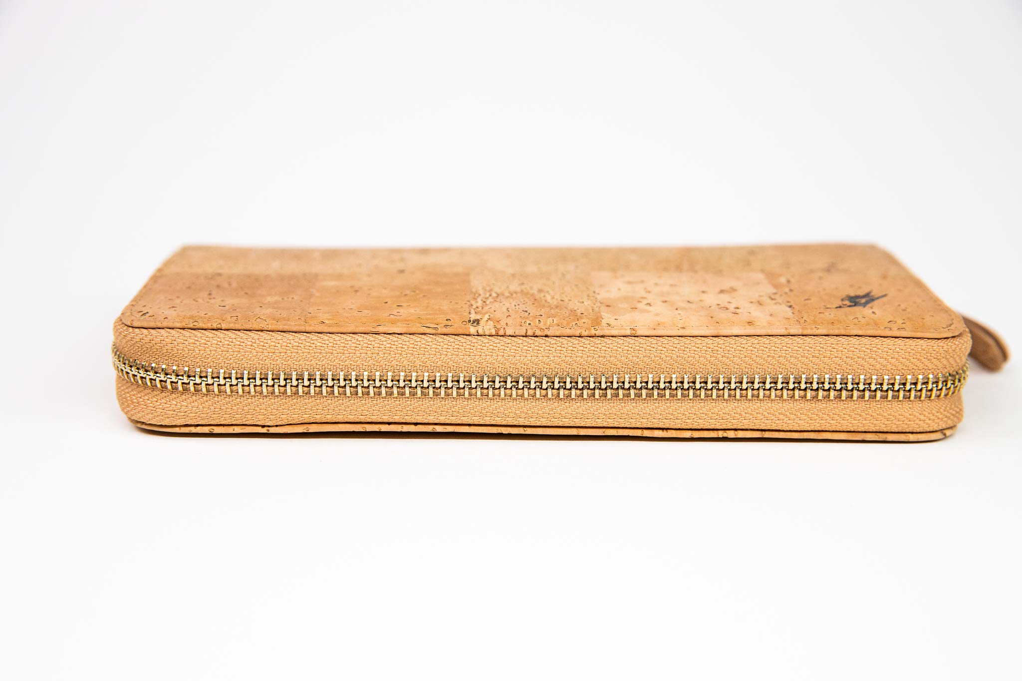 Modern Hobo Women's Cork Wallet/Cork Clutch/With RFID Protection/Vegan Wallet/Sustainably-Crafted Cork Wallet, Medium