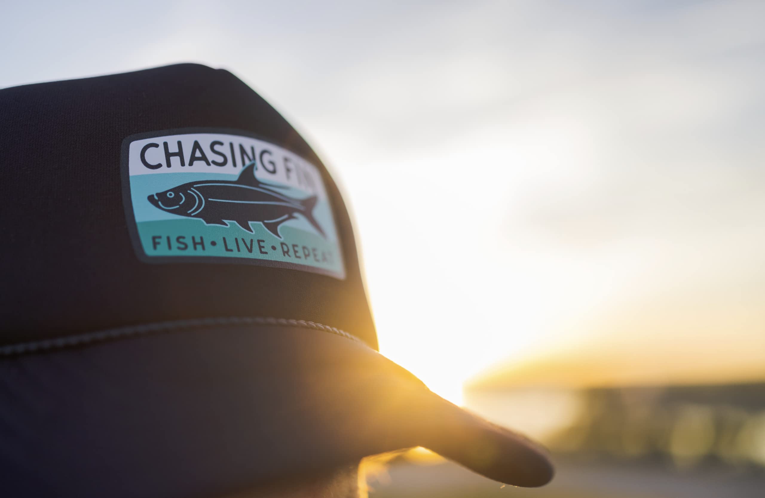 Chasing Fin Tarpon Fishing Trucker Hats for Men and Women, Snapback Foam & Mesh Baseball Cap. 5 Panel Adjustable Fishing Hat Navy
