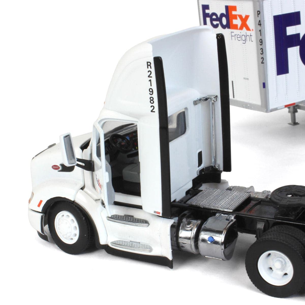 Diecast Masters 1/50 Limited Edition FedEx Peterbilt 579 Single Axle Day Cab w/ 2 Wabash 28β Pup Trailers 65190
