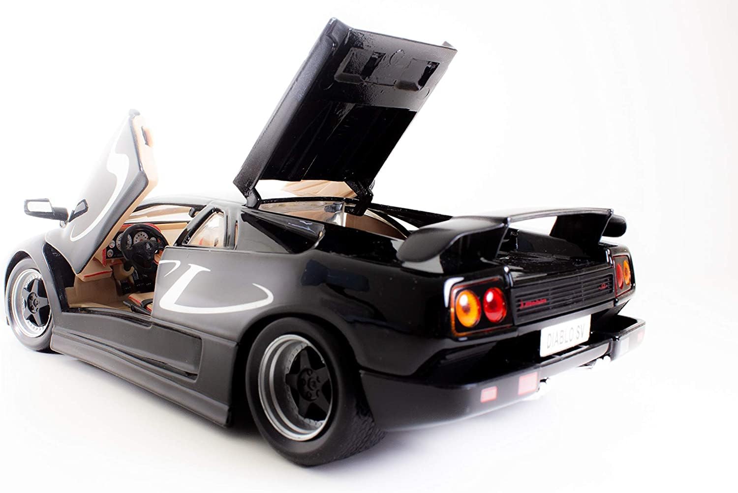 Maisto 1:18 Scale Lamborghini Diablo SV Diecast Vehicle, Black and White (31844BK)