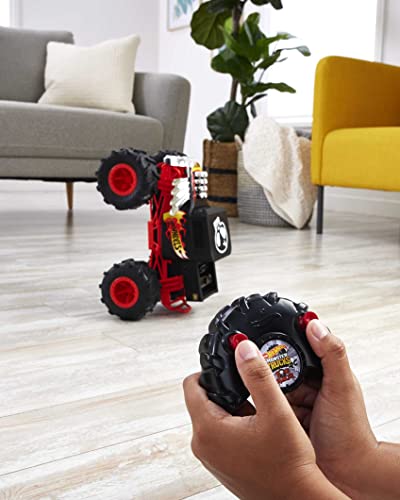 Hot Wheels RC Monster Trucks Bone Shaker in 1:15 Scale, Remote-Control Toy Truck with Terrain Action Tires