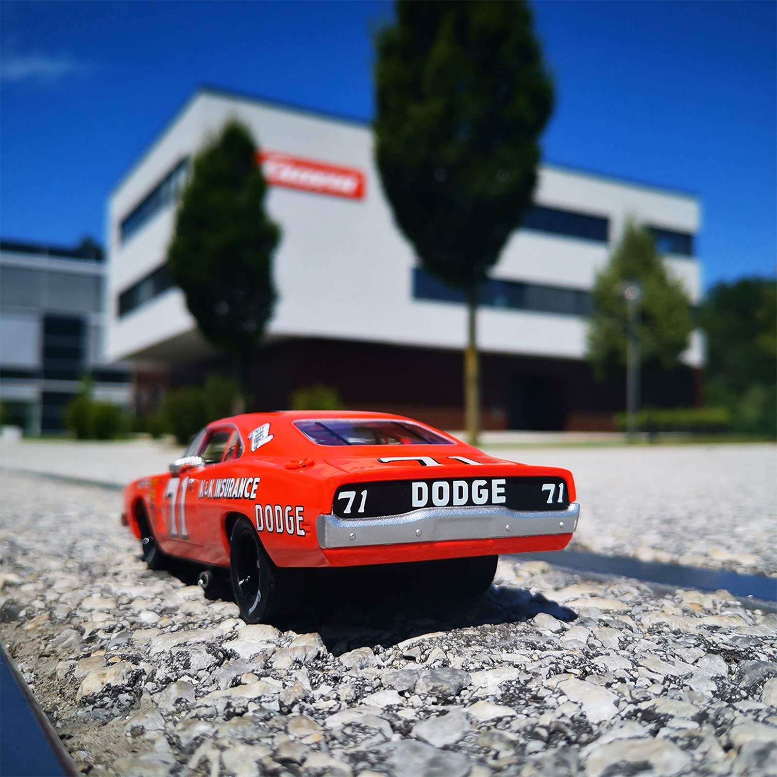 Carrera 27639 Dodge Charger 500 No. 71 1:32 Scale Analog Slot Car Racing Vehicle Evolution Slot Car Race Tracks