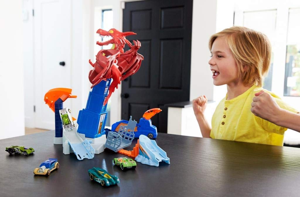 Hot Wheels Dragon Blast Play Set with Launcher for Heroic Action