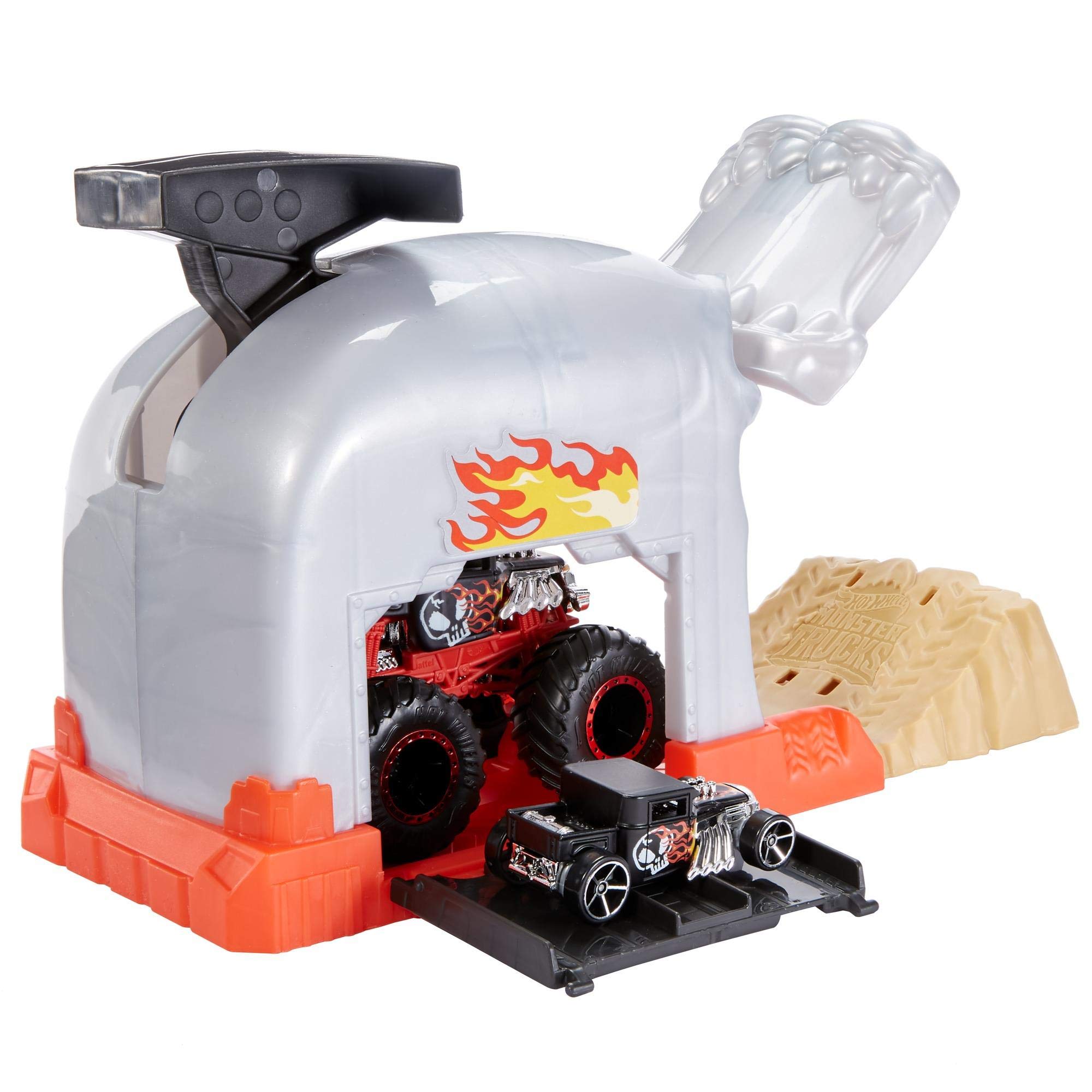 Hot Wheels Monster Truck Pit & Launch Play Sets with a Monster Truck and a 1:64 car, Team Bone Shaker, Multicolor