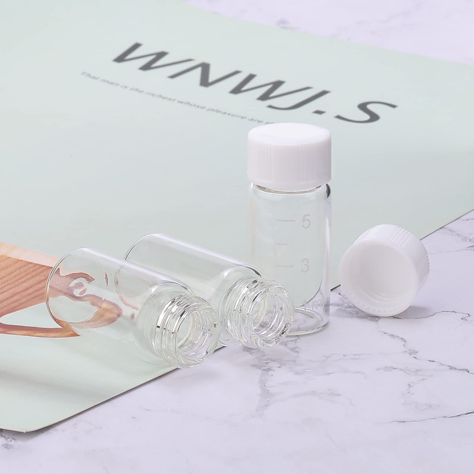 Csfglassbottles 30PCS 5ml (0.17 Oz) Clear Liquid Sampling Sample Scale White Screwcap Glass Vials Bottles for Chemistry Lab Chemicals(15pcs with Scale, 15pcs no Scale)