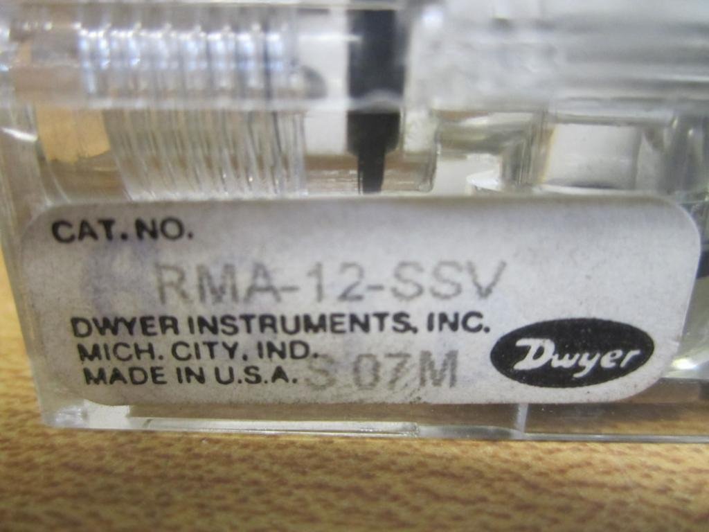 Dwyer® Rate-Master® Flowmeter, RMA-12-SSV, 4% Acc, 50-500 cc/min air, SS Valve, PC Body