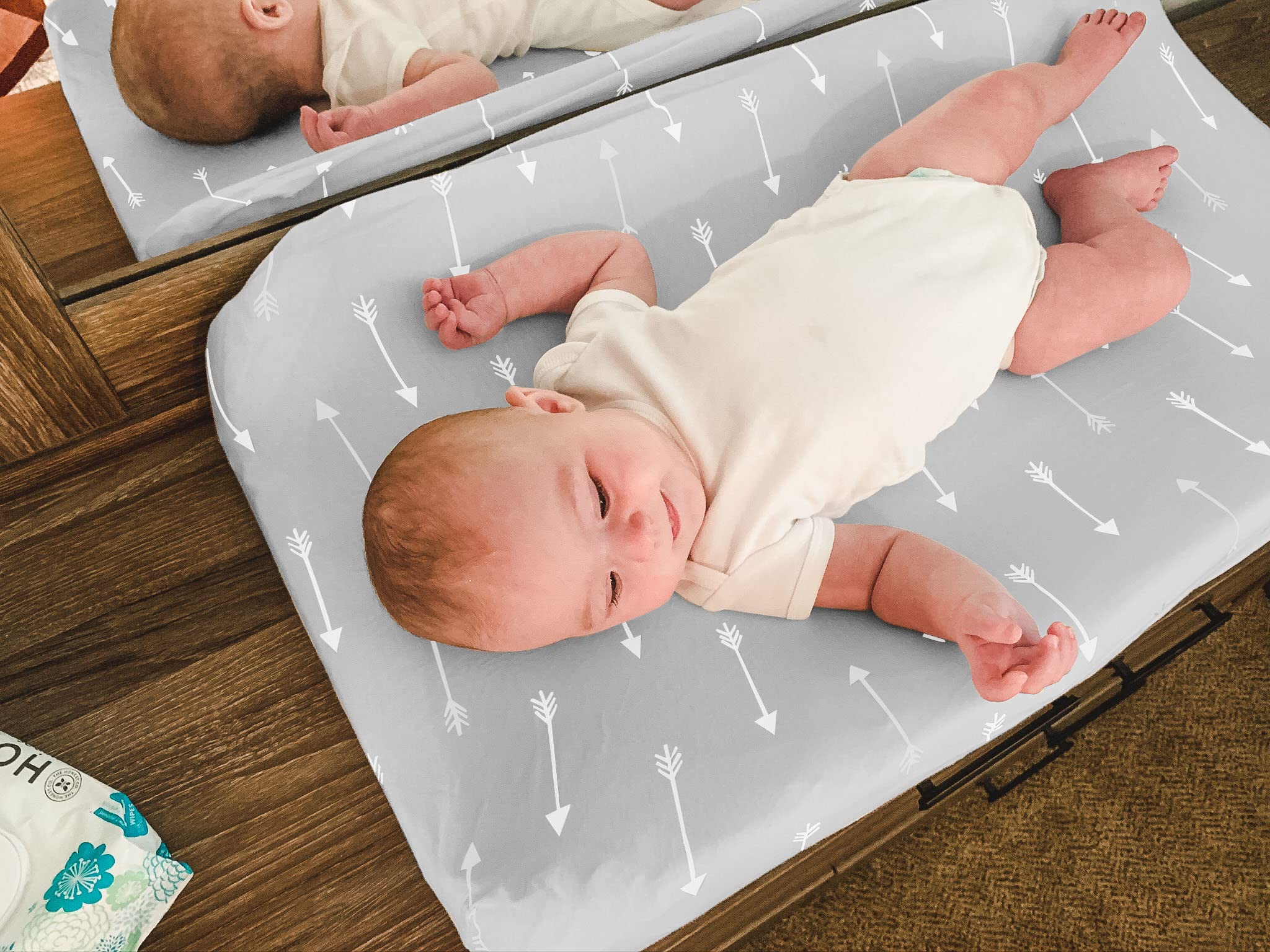 Changing Pad Cover β Premium Baby Changing Pad Covers 4 Pack β Boy or Girl Changing Pad Cover β Pure Jersey Machine Washable Grey & White Changing Table Cover β Diaper Changing Pad Cover Sheets