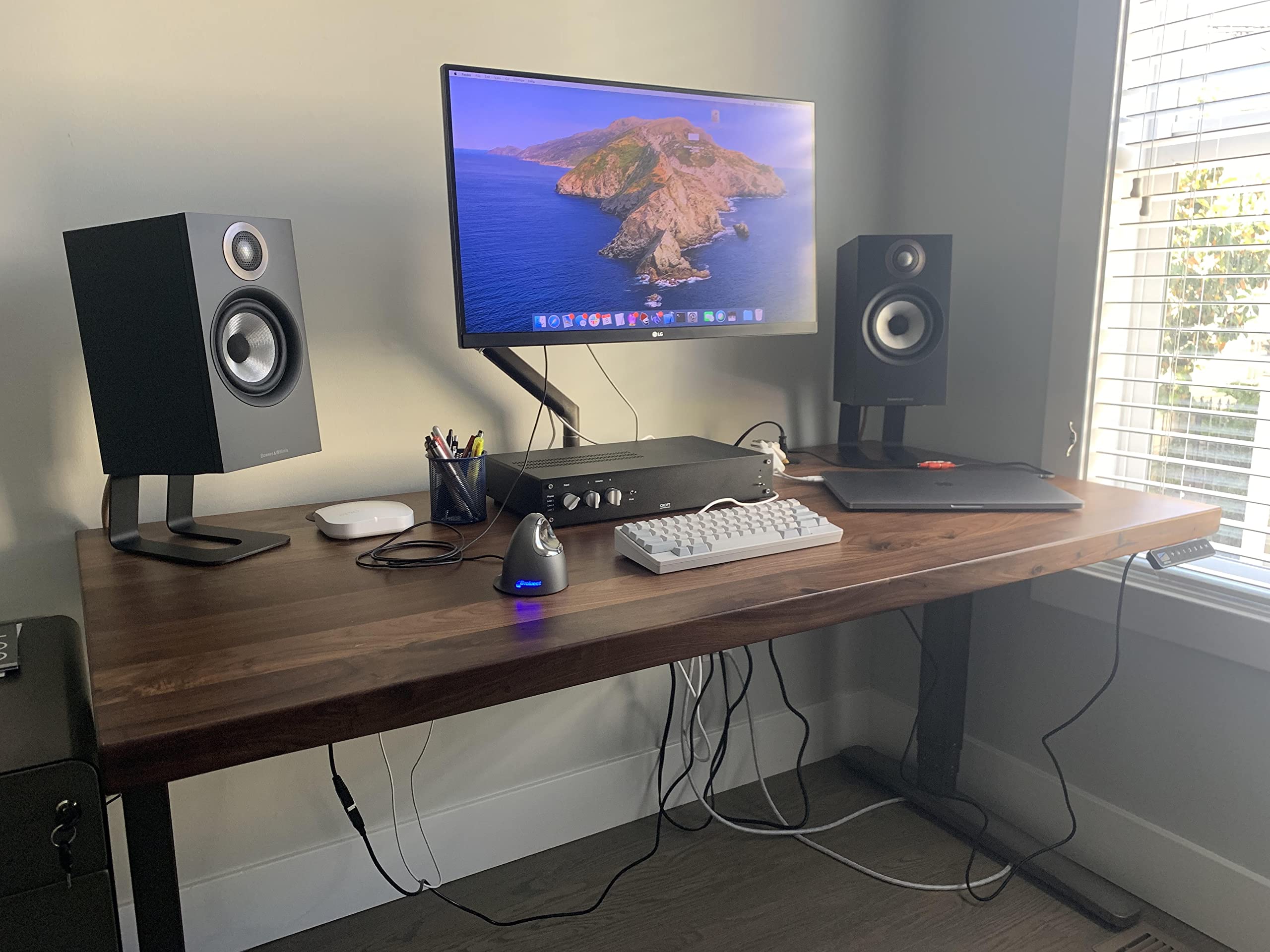 Soundrise PRO5 Studio Monitor Stands - Pair, Black, Desktop/Table, Heavy Duty, for Bookshelf Speakers, Sonos Play Five, Yamaha HS5 - Decouples, Dampens Vibration - Made in USA