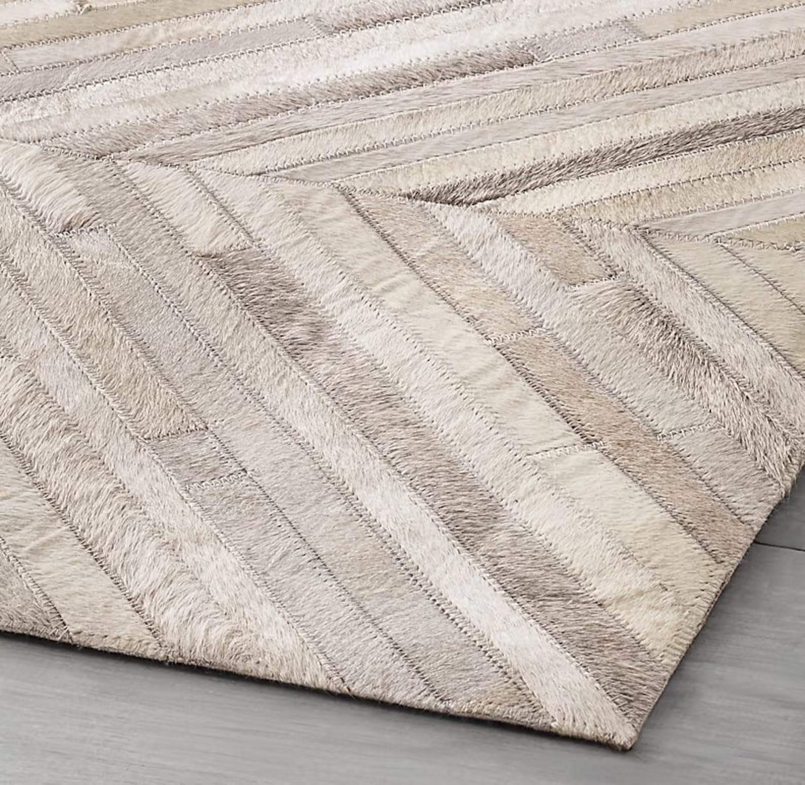 ECLATIQUE RUG Premium Rectangular Rug Cowhide Leather Stylish Non Slip Chevron Patchwork Area Rug for Bedroom and Home Décor Accent Floor Carpet (Beige-10 x 14 ft)