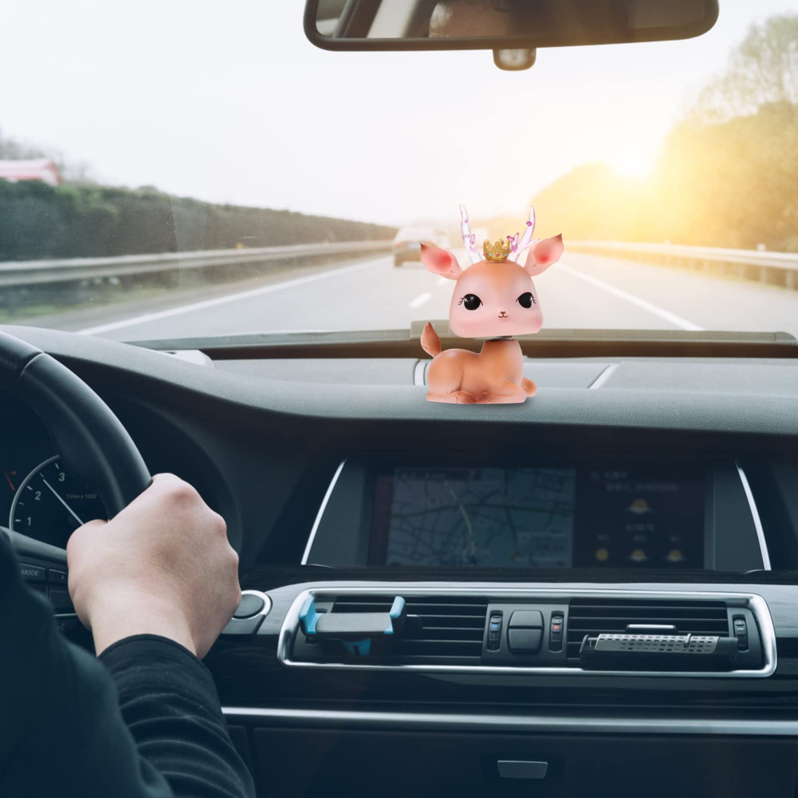 Deer Ornament Resin Deerlet Model Deerlet Decor Car Dashboard Deerlet Doll Cartoon Deerlet Model Resin Deer Adornment Car Interior Ornament Shaking Head Deerlet Statue