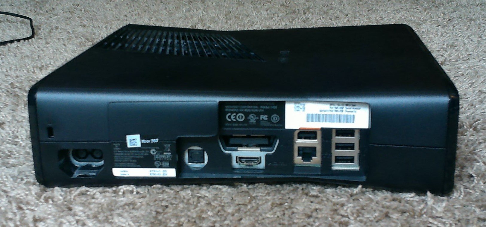Microsoft Xbox 360 S 250GB System Kinect Bundle