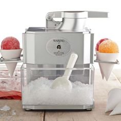 Waring Pro Snow Cone Maker Professional Quality (Silver)