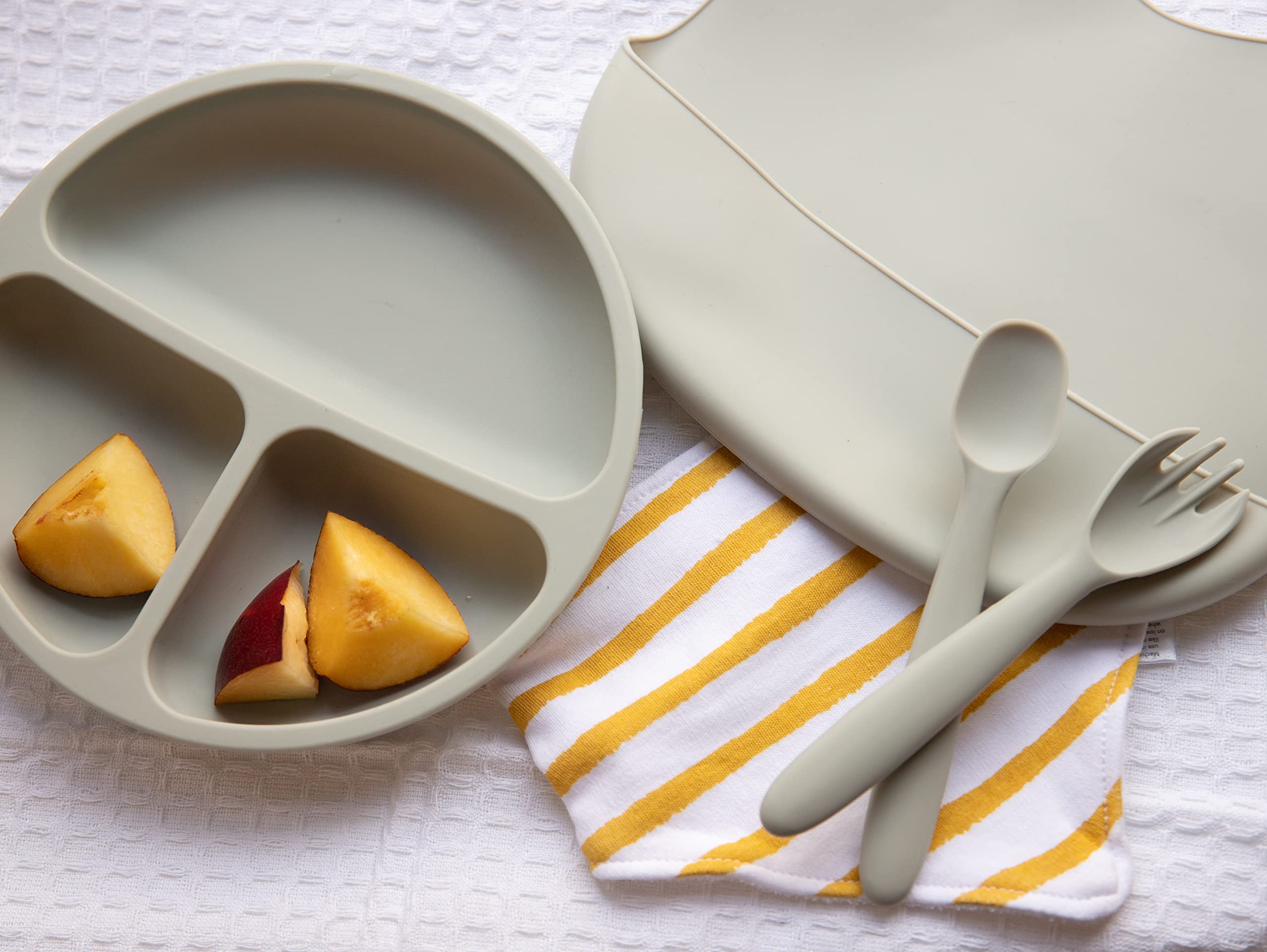 Lila & Jack's Baby Feeding Set, BPA Free, Food Grade Silicone Dinner Plate and Cutlery Set, Learn to Eat on Your Own, Set Includes Spork, Spoon, Bib and Plate (Gray), AT1745