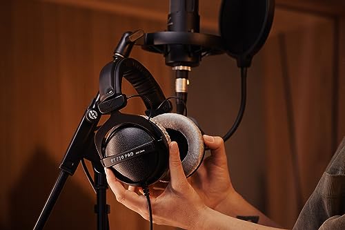 beyerdynamic DT 770 PRO 250 Ohm Over-Ear Studio Headphones in black. Closed construction, wired for studio use, ideal for mixing in The studio