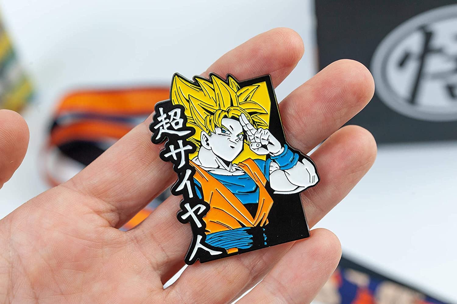 JUST FUNKY Dragon Ball Z Goku Collector Looksee Box Items | Geeky Gift Box | 5 Themed Toy Collectibles