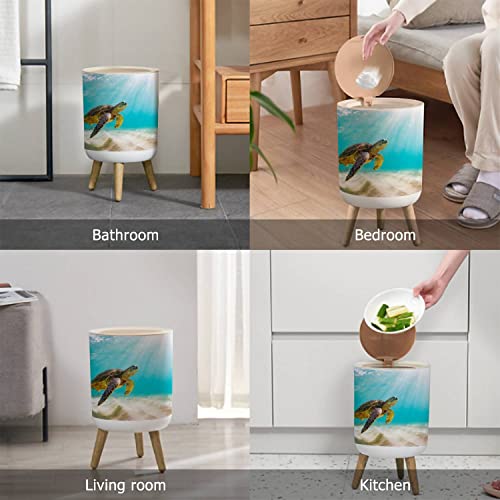 KSYGYFRUDE Small Trash Can with Lid Beautiful Hawaiian Green Sea Turtle Round Garbage Can Press Cover Wastebasket Wood Waste Bin for Bathroom Kitchen Office 7L/1.8 Gallon