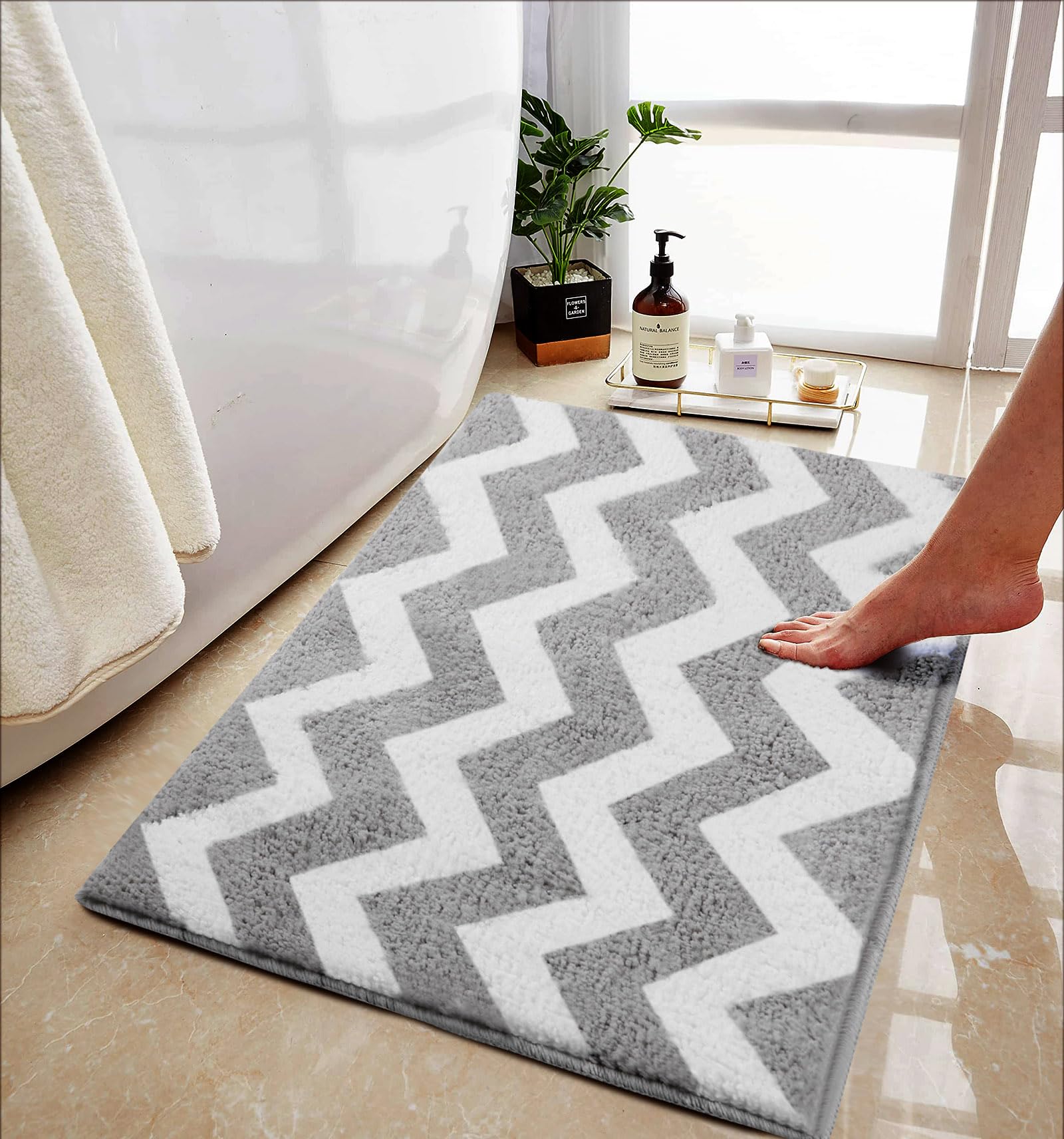 Carmoion Bathroom Rug, Non-Slip Microfiber Plush Bath Mat, Machine Washable and Super Absorbent Bath Rug, Comfortable Soft Bathroom Mat for Tub, Shower, Sink, Grey, 24" x 16"