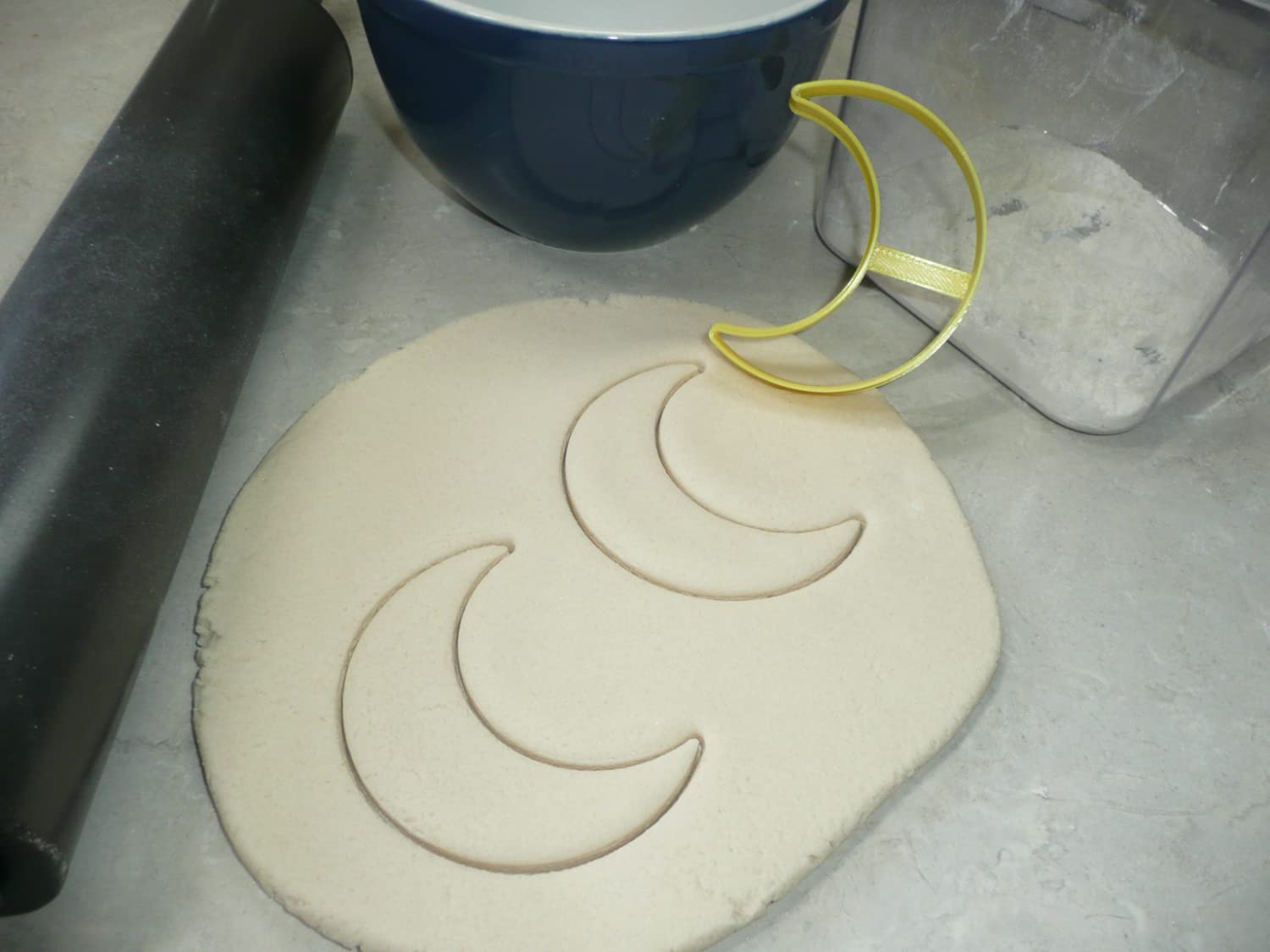 CRESCENT MOON SHAPE OUTLINE COOKIE CUTTER MADE IN USA PR4941