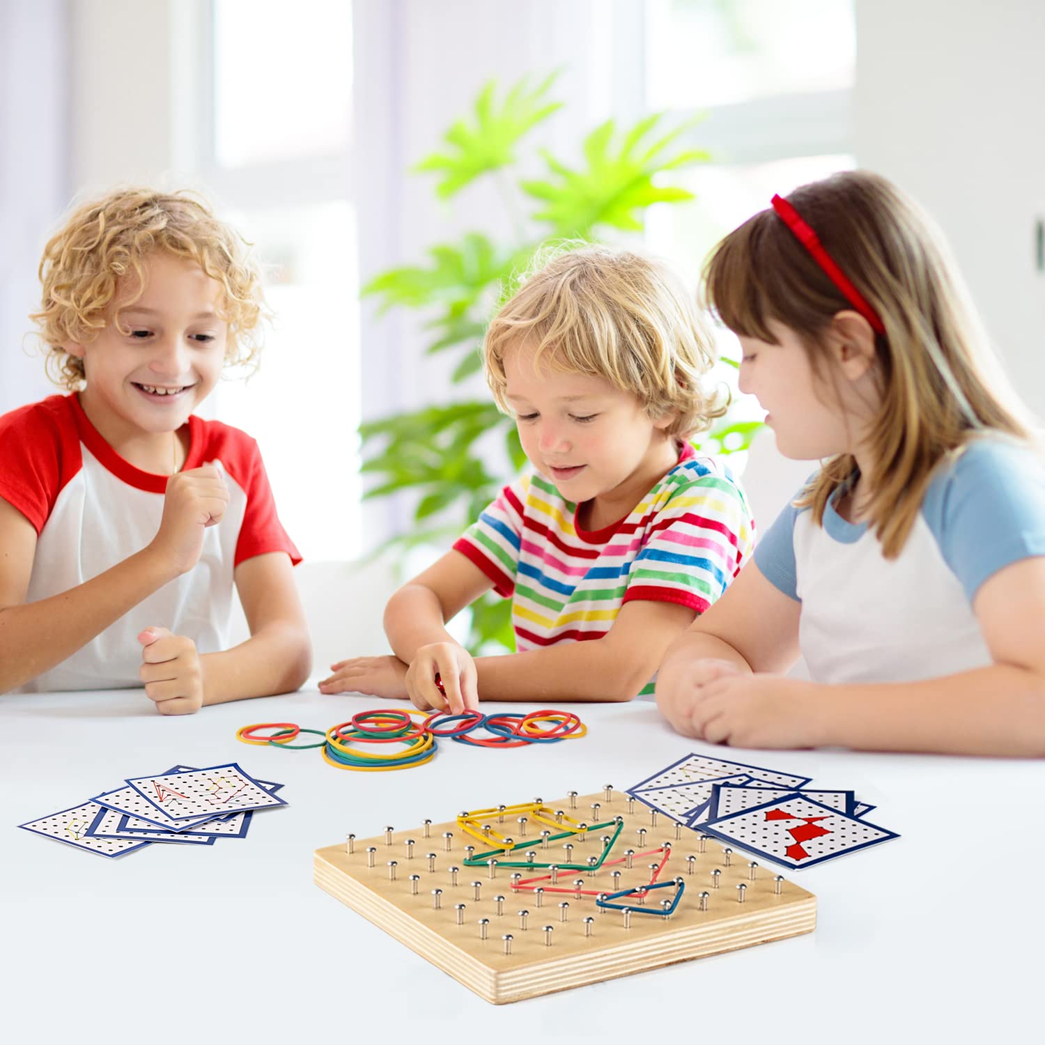 SGVV90 Wooden Geoboard,Mathematical Manipulative Material Array Block Geo Board with Pattern Cards and Rubber Bands to Create Figures and Shapes,Montessori Toy,Brain Teaser STEM Toy for Children Kids