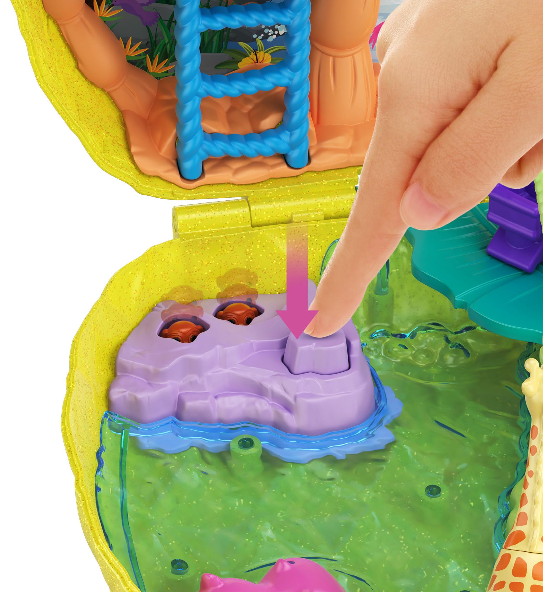 Polly Pocket Dolls & Accessories, 2-in-1 Travel Toy, Pineapple Purse Playset with Micro Polly & Lila Dolls
