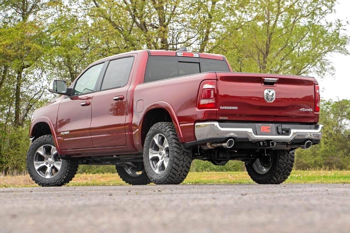 Rough Country 3.5" Lift Kit w/N3 Struts & Shocks for 19-24 Ram 1500 4WD - 31431