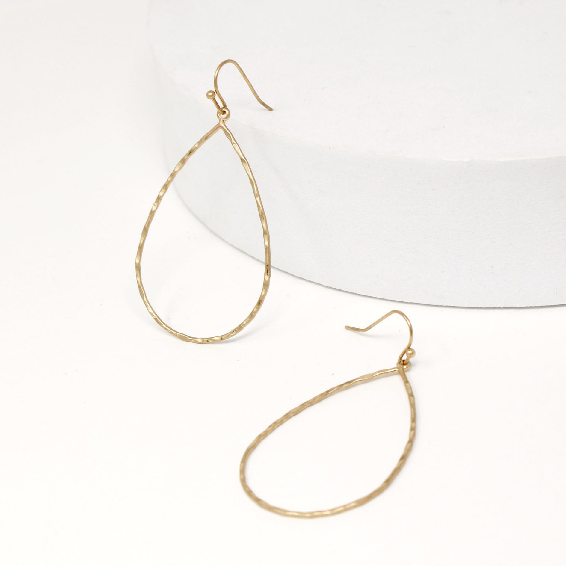 Pomina Lightweight Open Gold Teardrop Earrings Simple Basic Geometric Gold Dangle Drop Earrings for Women (TextureTeardrop_Gold)