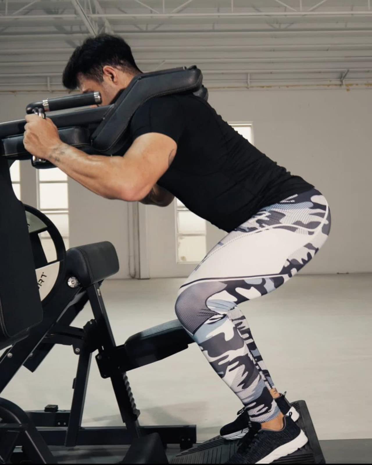 CANGHPGIN Men's Compression Pants Sports Tights for Men Gym Running Baselayer Cool Dry Workout Athletic Leggings