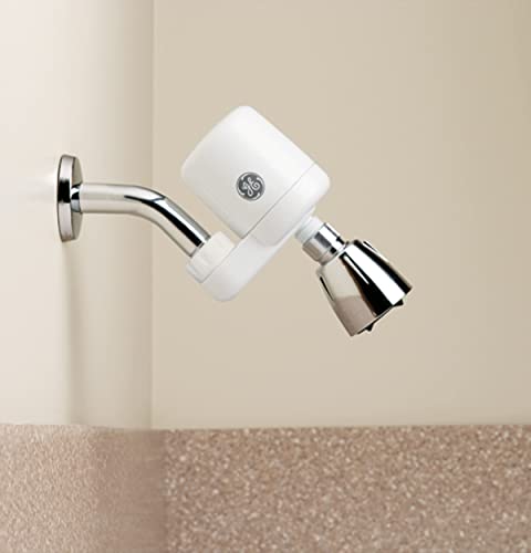 GE Shower Filter System | Connects to Shower Head to Limit Hard Water & Chlorine | Reduce Shower Water Sediment | Easy Install, No Tools Required | Replace Filter (FXSCH) Every 6 Months | GXSM01HWW