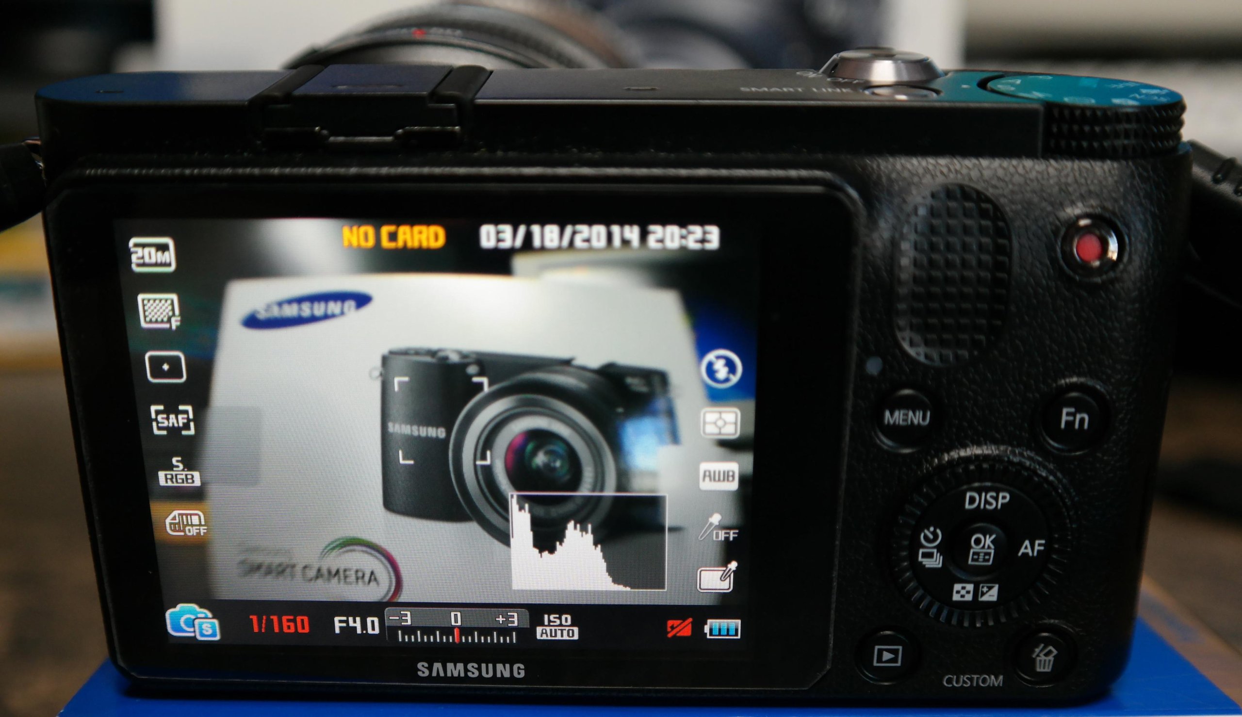Samsung NX1000 Mirrorless Digital Camera with 20-50mm Lens, 20.3MP (Black)