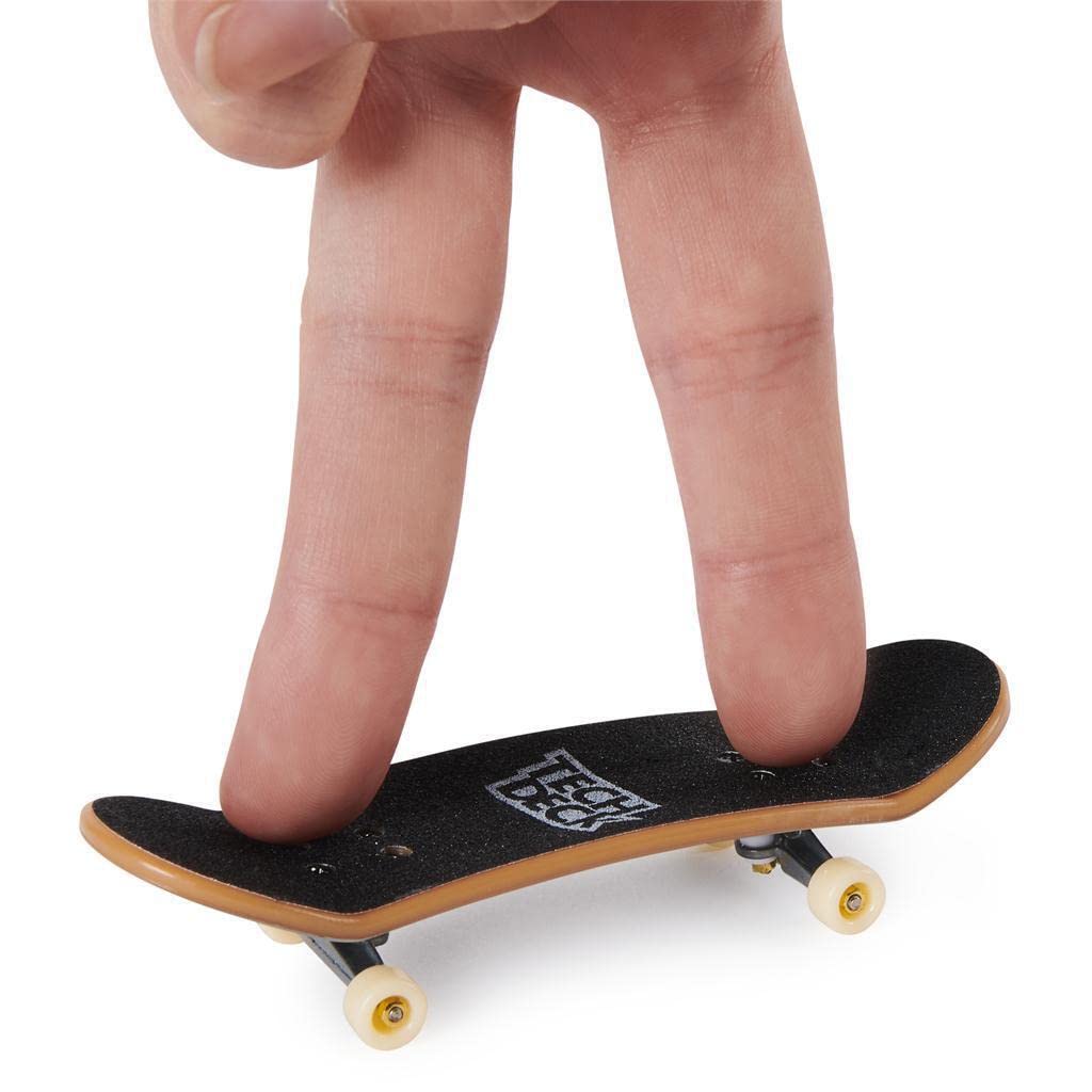 TECH Deck Toy Machine Ultra DLX 4-Pack FINGERBOARDS for Unisex Adult