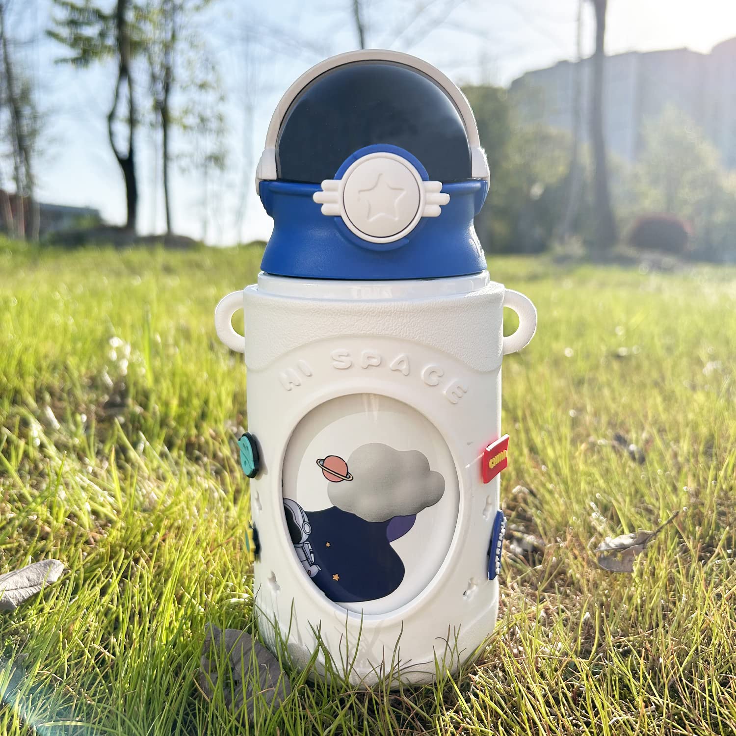 Credrink 17 oz Water Bottles Kids，Kids Thermos Water Bottle，Kids Water Bottle with Straw，316 Stainless Steel，Leak and Splash Proof，Temperature Display，Smart Water Bottle Suitable for Children (White)…