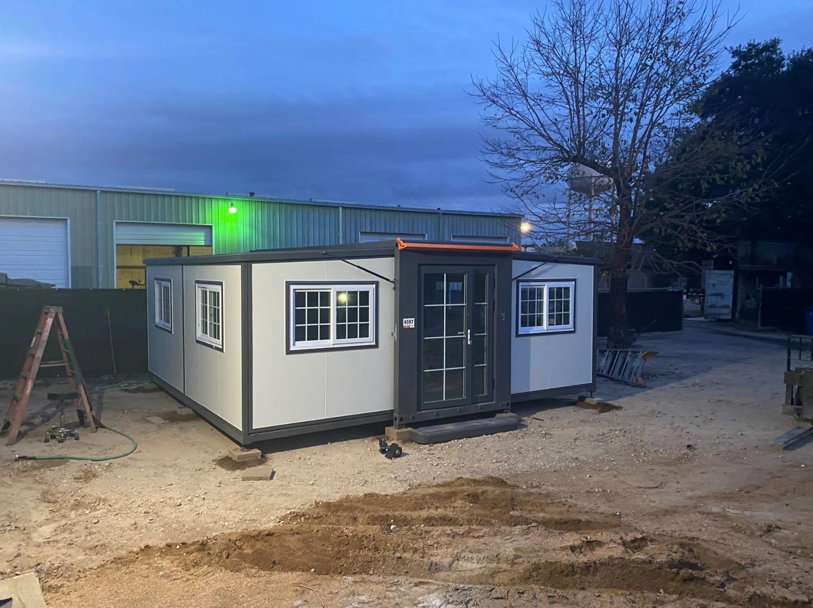 Generic Manufacturer 40FT Homes prefab Steel Expandable Container Houses Extendable Foldable Container House Including bedrooms, Kitchen, Bathroom and a Free TV