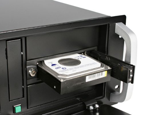 StarTech.com 5.25in Trayless Hot Swap Mobile Rack for 3.5in Hard Drive - Internal SATA Backplane Enclosure - Lockable drive bay , TAA (HSB100SATBK)