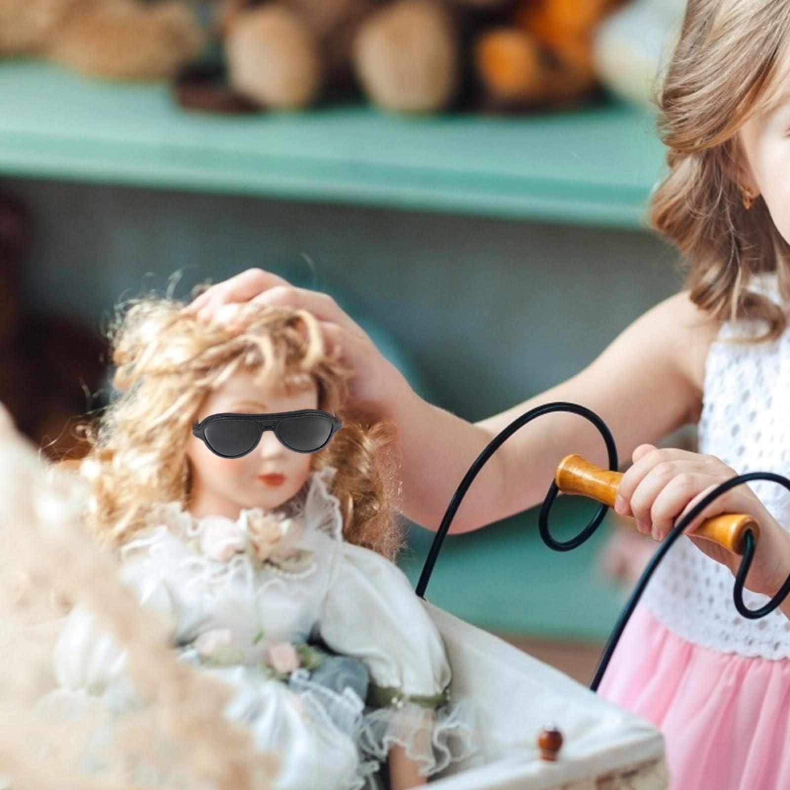 TOYANDONA 80pcs Doll Sunglasses Mini Plastic Dolls Sunglasses Black Sunglasses for Dollhouse DIY Crafts Dollhouse Accessories Decorate, 3X2.6X1CM