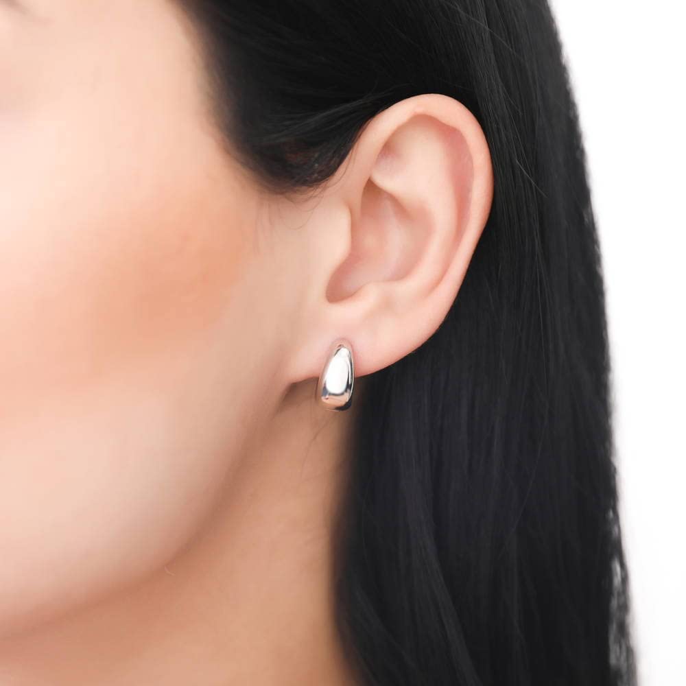 BERRICLE Sterling Silver Small Fashion Hoop Huggie Earrings for Women, Rhodium Plated 0.55"