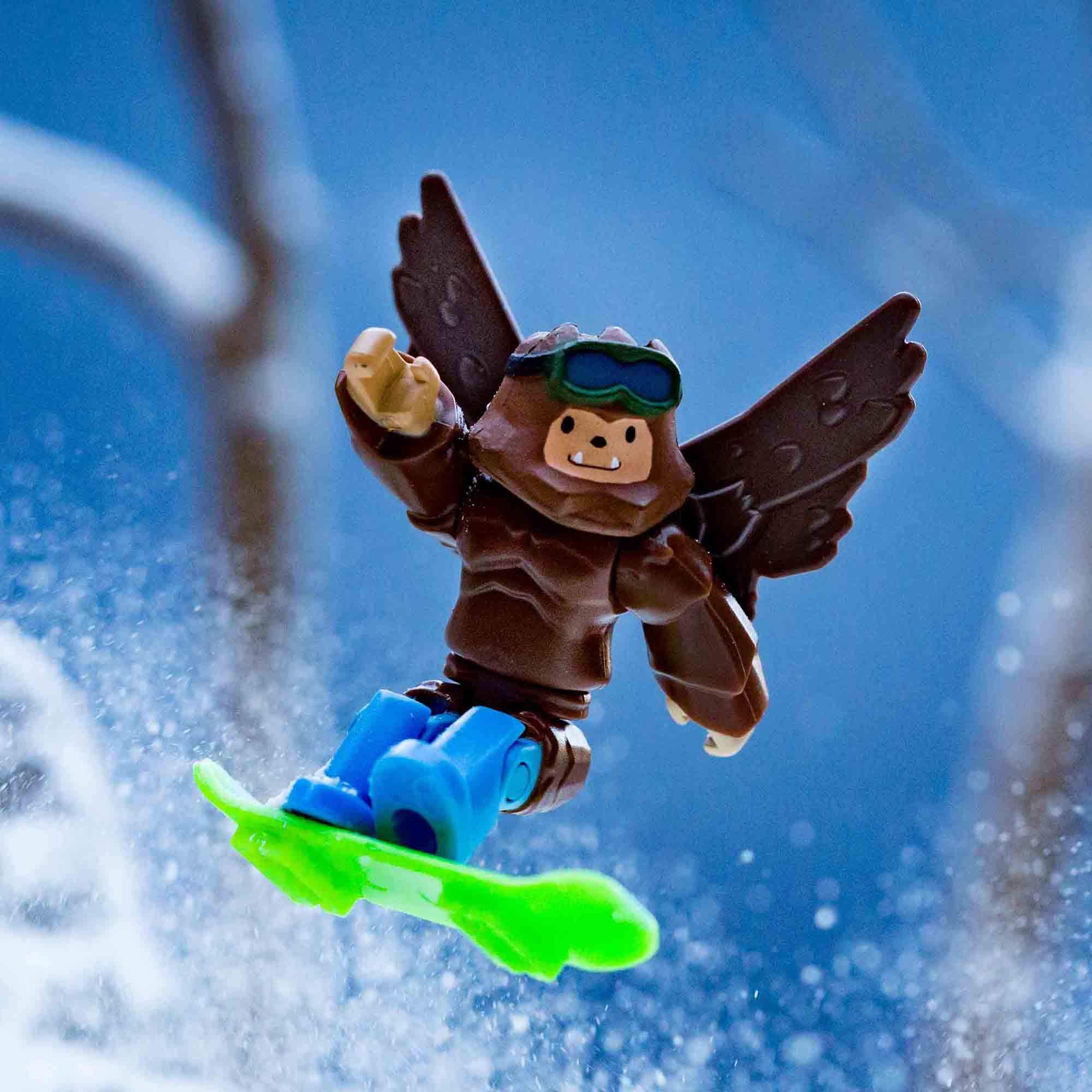 Roblox Action Collection - Headless Horseman + Bigfoot Boarder: Airtime Two Figure Bundle [Includes 2 Exclusive Virtual Items]