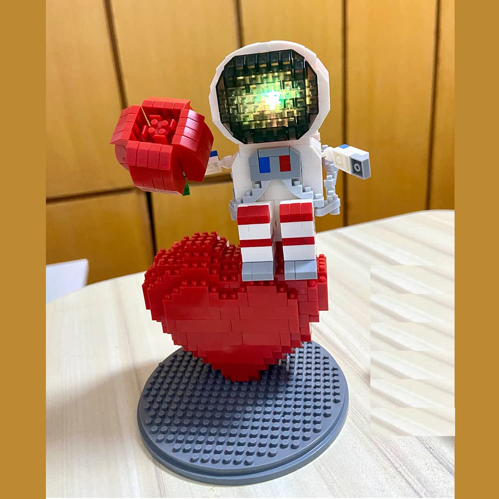 Uvini Building Blocks Astronaut Model with Light STEM Building Toy Micro Blocks for Adults or Teens Gifts Spaceman with Heart Mini Blocks Set DIY Bricks Toys 654PCS, 00877