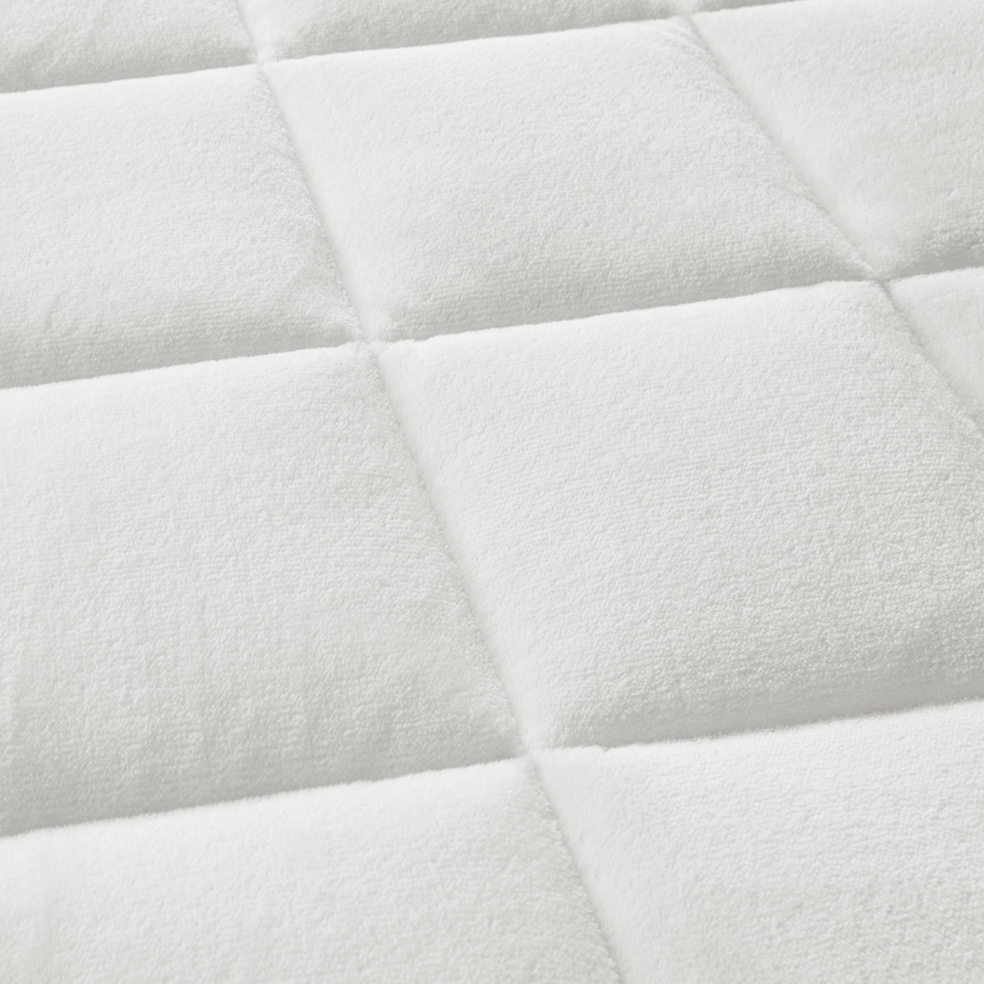Madison Park Waterproof Mattress Protector, Cloud Soft Plush Mattress Cover, Overfilled Mattress Pad, Fitted Pocket Fits Up to 18 Inch, Machine Washable Bed Cover, White Full